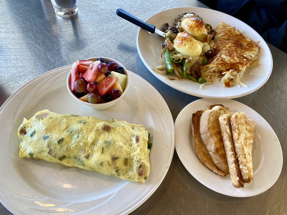 CAPE 7 CAFE - Updated May 2024 - 106 Photos & 76 Reviews - 1465 Webster ...