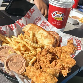 RAISING CANE’S CHICKEN FINGERS - Updated August 2025 - 19 Photos & 23 ...
