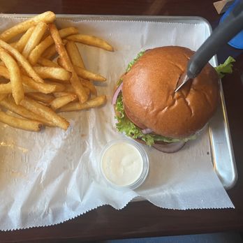 19 HANDLES PUB & GRILL - Updated December 2024 - 470 Photos & 462 ...