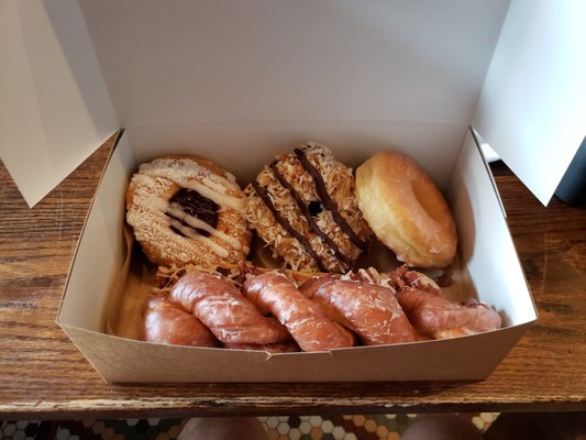 VARSITY DONUTS - 144 Photos & 125 Reviews - 704 N Manhattan Ave, Manhattan, KS - Menu - Yelp