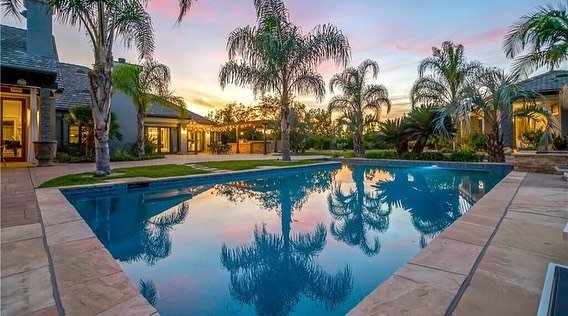 KAY FIELDS - COMPASS REALTOR - Updated April 2025 - 12 Photos - 2945 ...