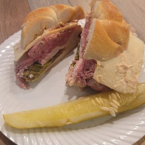 GRUMPY’S HANDCARVED SANDWICHES - 59 Photos & 182 Reviews - 137 E High ...