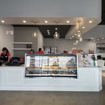 VICKY BAKERY - Updated April 2024 - 54 Photos & 21 Reviews - 4556 S ...