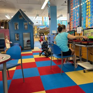 MAURY LOONTJENS MEMORIAL LIBRARY - Updated September 2025 - 17 Photos ...