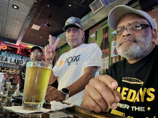 CUTTERS PUB - Updated September 2024 - 37 Photos & 25 Reviews - 120 E ...