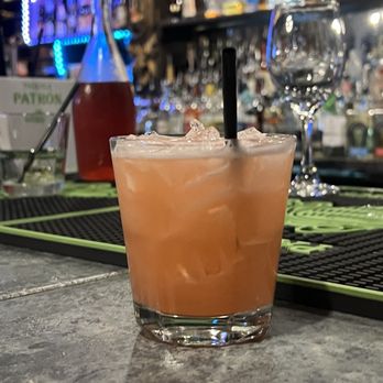 THE QUARTER BAR - Updated October 2025 - 214 Photos & 276 Reviews ...