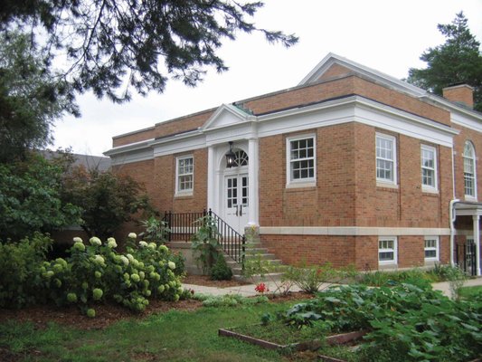 CROMAINE DISTRICT LIBRARY - Updated March 2025 - 12 Photos - 3688 N ...