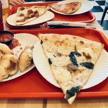 TROPHY PIZZA - EVENDALE - Updated May 2025 - 114 Photos & 122 Reviews ...