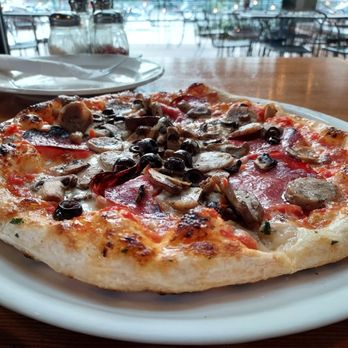 FONDI PIZZERIA - Updated November 2024 - 404 Photos & 404 Reviews ...