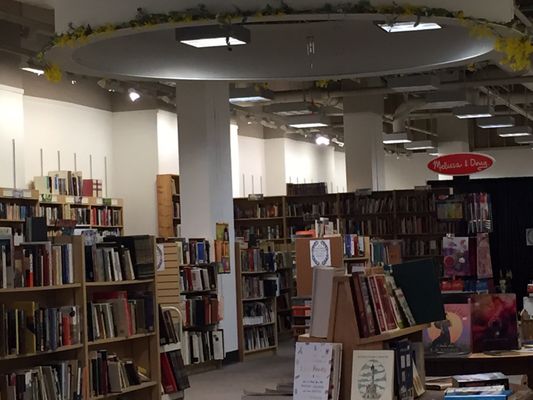 RENAISSANCE BOOK SHOP - 17 Photos - 5300 S 76th St, Greendale ...