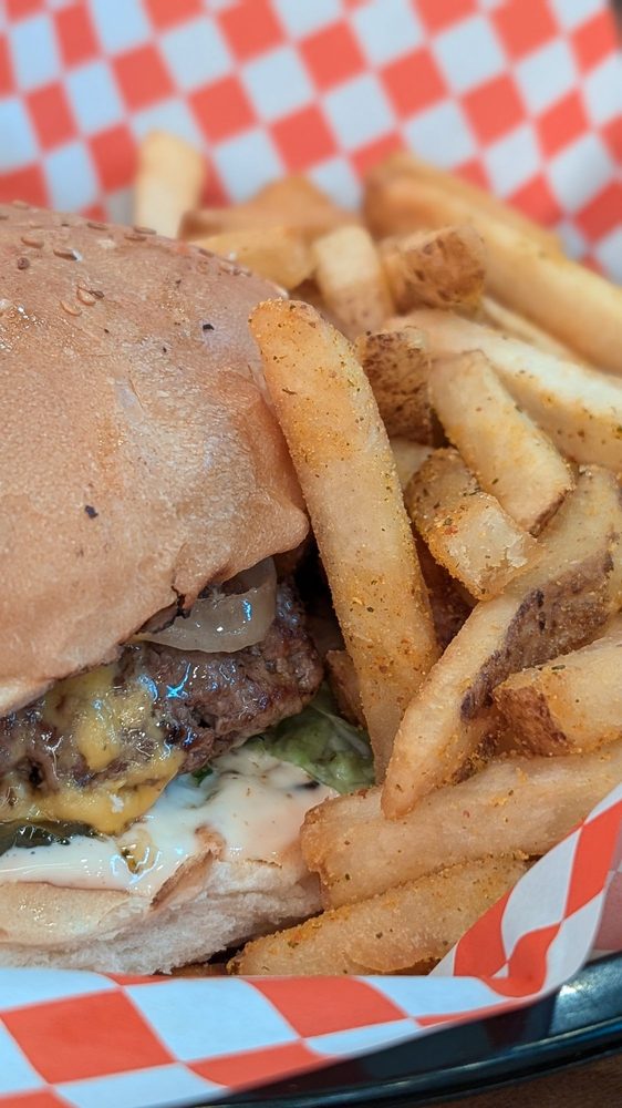 FIREFLY BURGER - Updated June 2026 - 43 Photos & 20 Reviews - 355 Yonge ...