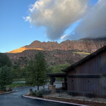 HOLIDAY INN EXPRESS SPRINGDALE - ZION NATL PK AREA - Updated October ...