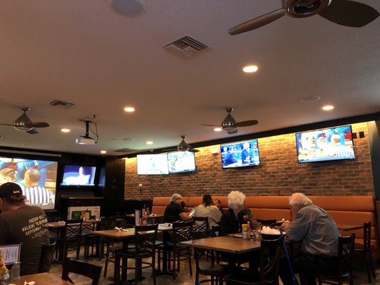 LEGENDZ SPORTS BAR & GRILL - 66 Photos & 123 Reviews - American ...