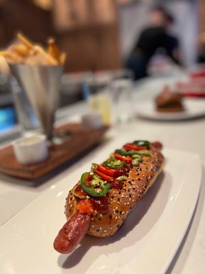 GORDON RAMSAY BURGER - Updated February 2025 - 1160 Photos & 727 ...