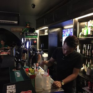 EN ROUTE DISTILLERY - Bars - 198 Tomas Morato cor. Scout Delgado ...