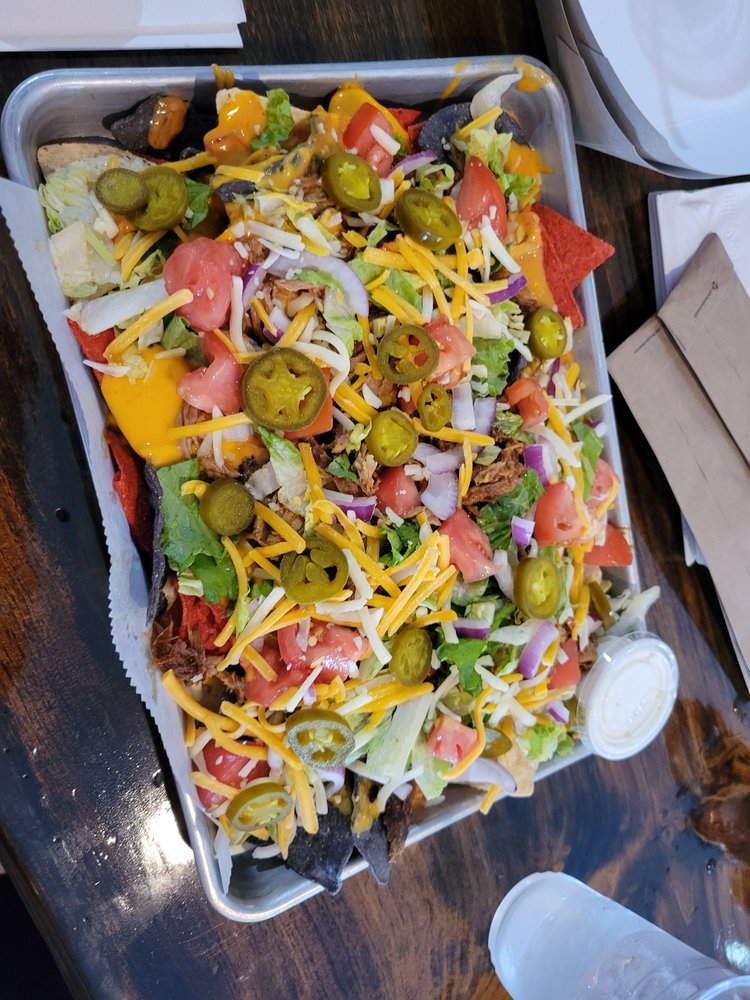 HOG’S HOLLOW SALOON - Updated October 2025 - 62 Photos & 76 Reviews ...