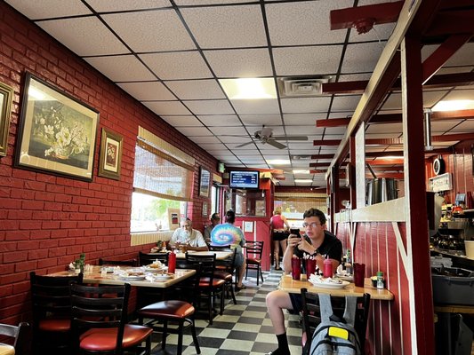 301 FAMILY RESTAURANT - Updated December 2025 - 88 Photos & 82 Reviews ...