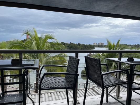 TOPSIDE AT THE BEACON - Updated May 2025 - 156 Photos & 118 Reviews ...