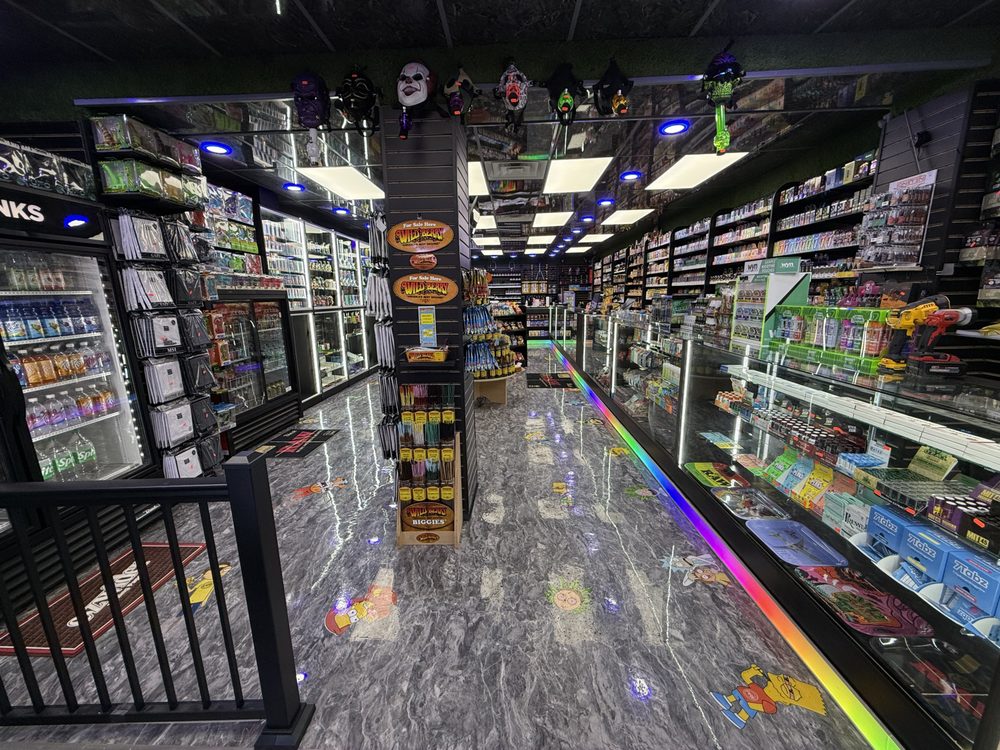 VAPES R US - Updated January 2026 - 1079 South Arlington St, Akron ...