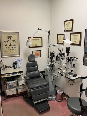 LENS FACTORY OPTOMETRY - Updated October 2025 - 10 Photos - 922 E ...
