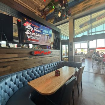 ROCK & BREWS - GRAPEVINE - Updated July 2025 - 266 Photos & 93 Reviews ...