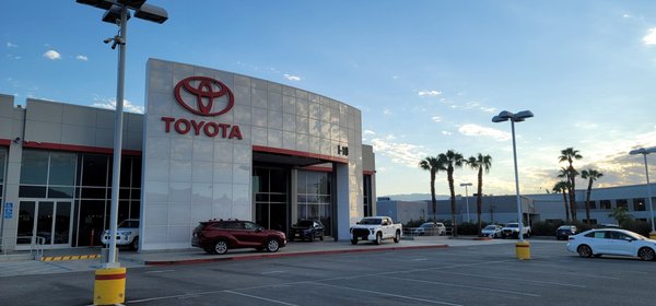 I-10 TOYOTA - Updated December 2025 - 140 Photos & 512 Reviews - 78980 ...