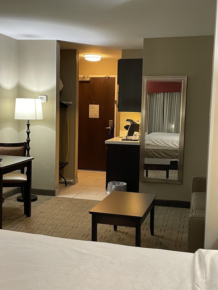 HOLIDAY INN EXPRESS & SUITES SPRINGFIELD - DAYTON AREA - Updated ...