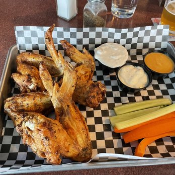 HOOLIGANS PUB - Updated January 2026 - 37 Photos & 40 Reviews - 10704 W ...