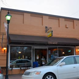 FAMOUS TOASTERY - Updated December 2025 - 275 Photos & 366 Reviews ...