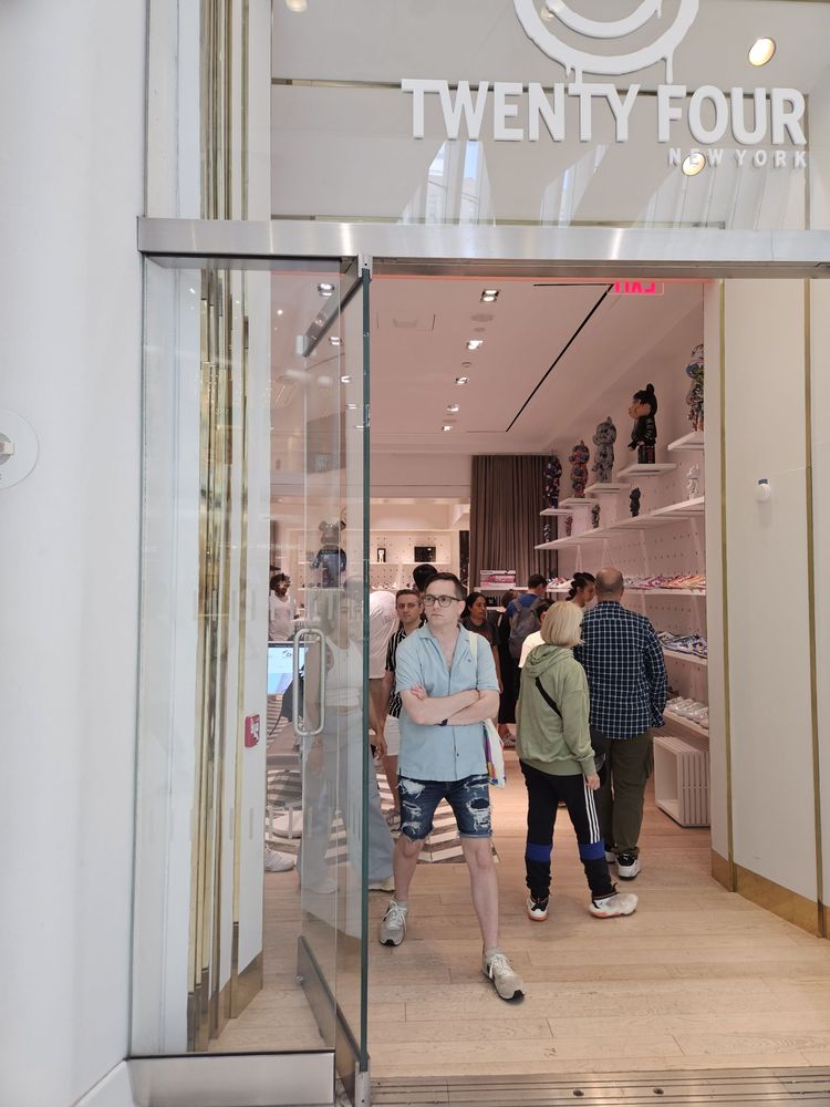 TWENTY FOUR NEW YORK - Updated September 2025 - 20 Hudson Yards, New ...