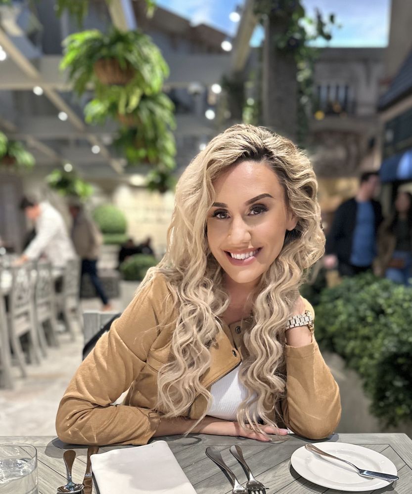 PRO MAKEUP ARTIST | Request an Appointment | 12 Photos | Paradise ...