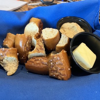 CHECKERS OLD MUNCHEN - Updated July 2024 - 746 Photos & 543 Reviews ...