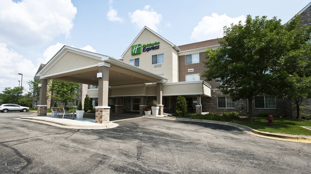 HOLIDAY INN EXPRESS & SUITES CHICAGO-DEERFIELD/LINCOLNSHIRE - 39 Photos ...