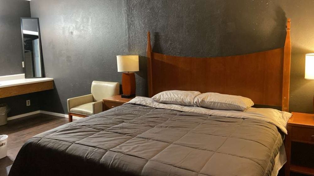 GLENDALE INN - Updated May 2026 - Request Information - 127 Pacific Ave ...