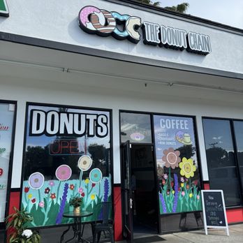 THE DONUT CHAIN - Updated July 2025 - 124 Photos & 69 Reviews - 901 E ...