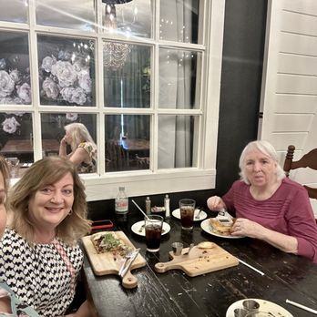 THE WHITE OAK COTTAGE - Updated September 2025 - 368 Photos & 151 ...