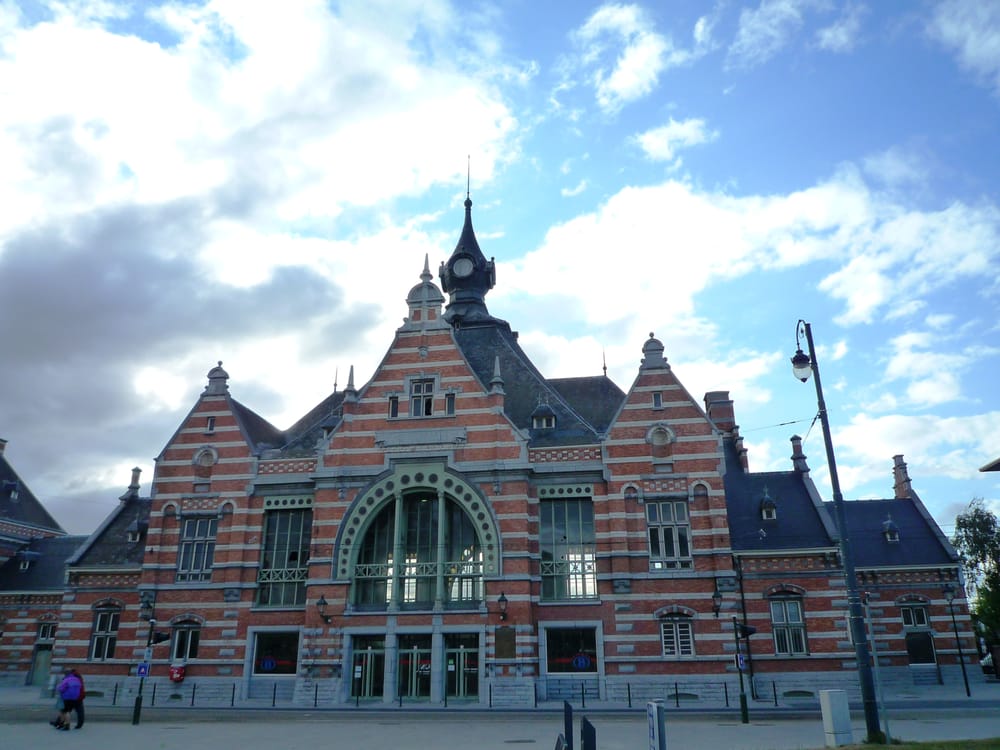 LA GARE DE SCHAERBEEK - Updated August 2024 - Place Princesse Elizabeth ...
