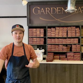 GARDEN GATE CANDY - Updated December 2025 - 32 Photos & 35 Reviews ...