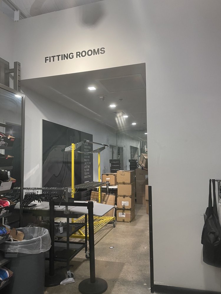 UNDER ARMOUR FACTORY HOUSE - 12 Photos & 18 Reviews - 12801 W Sunrise ...