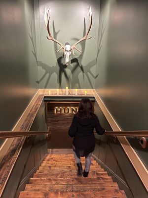 HUNT - Updated October 2025 - 55 Photos & 41 Reviews - 225 W Riverside ...