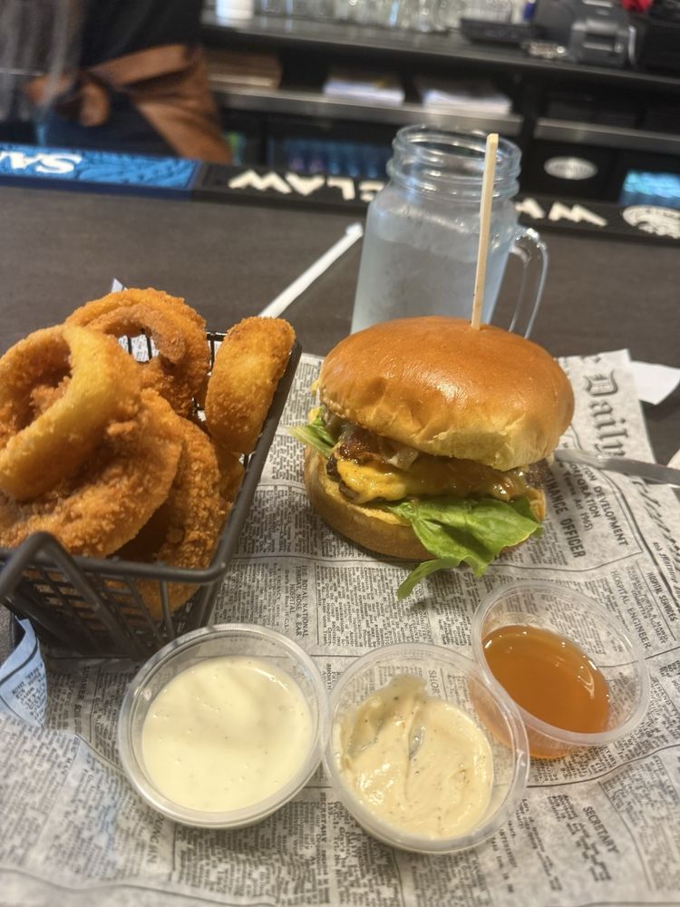 THE SHERIFF BURGER - Updated December 2025 - 18 Reviews - 2541 N ...