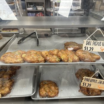 DONUT PARADE - Updated June 2024 - 117 Photos & 174 Reviews - 2152 N ...