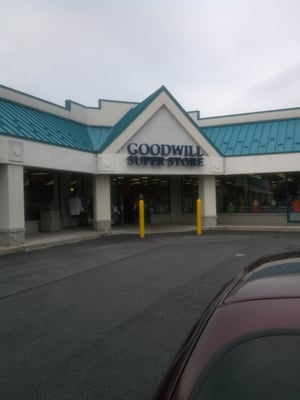 GOODWILL RETAIL STORE AND DONATION CENTER - Updated December 2025 - 17 ...