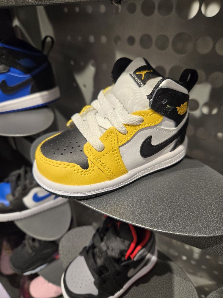 FOOT LOCKER - Updated February 2026 - 40 Photos & 17 Reviews - 40820 ...