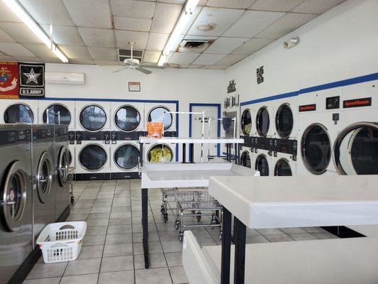 BAYSIDE LAUNDRY & GRILL - Updated December 2025 - 130 Photos & 37 ...