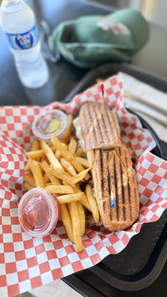 FABI’S GRILL - Updated December 2025 - 127 Photos & 112 Reviews - 3737 ...