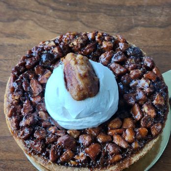 ISGRO PASTRIES - Updated January 2025 - 677 Photos & 598 Reviews - 1009 ...