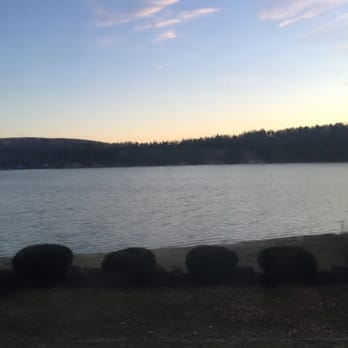 MAPLE ON THE LAKE - Updated June 2025 - 99 Photos & 85 Reviews - 141 ...