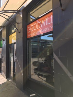 GOODWILL OF SOUTHWESTERN PENNSYLVANIA - 11 Photos & 46 Reviews - 2700 E ...