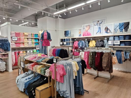 GAP FACTORY - Updated December 2025 - 13 Photos - 17 N State St ...